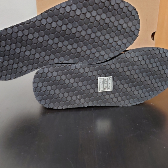 Oasis | Shoes | New Oasis Trek Sneakers | Poshmark